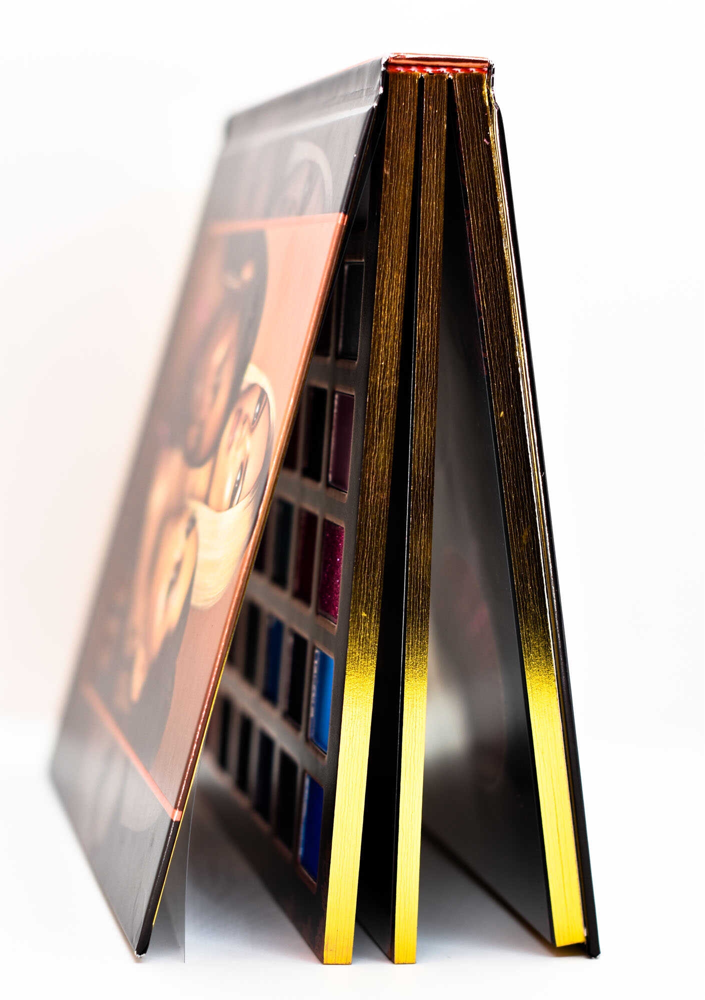 سعر Might Cinema All In One 3D Exclusive Book-Eyeshadow / Rouge ...